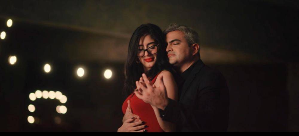 Jhonathan Chávez lanza su EP ‘Ellas Mandan’ con el video “# ...