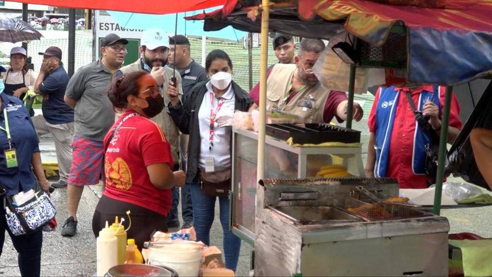 Minsa verifica puestos de expendios de alimentos en rutas del desfile