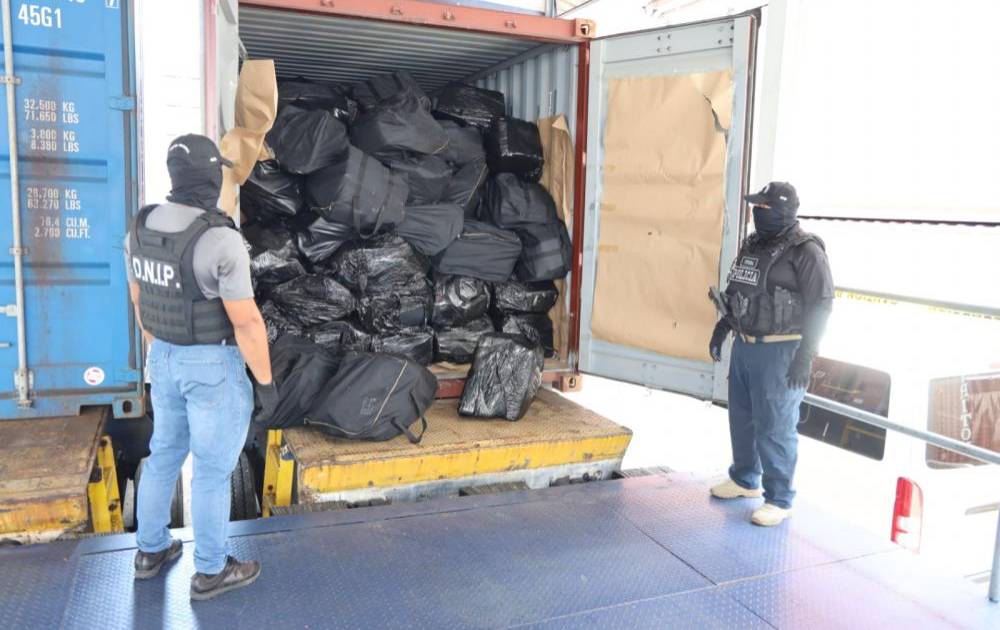 Policía Incauta Mil 836 Paquetes Con Presunta Droga