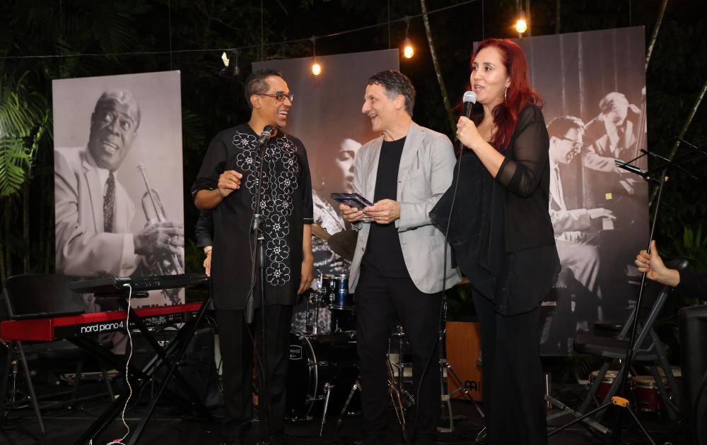 Reconocimiento al bajista John Patitucci