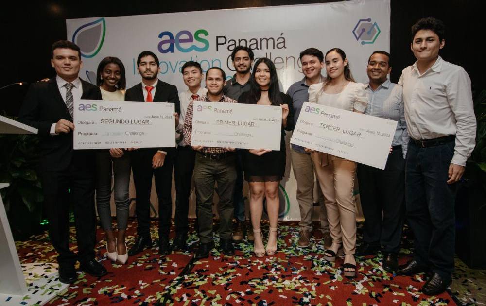 Estudiantes de la UTP ganan el AES Panamá Innovation Challenge 2023