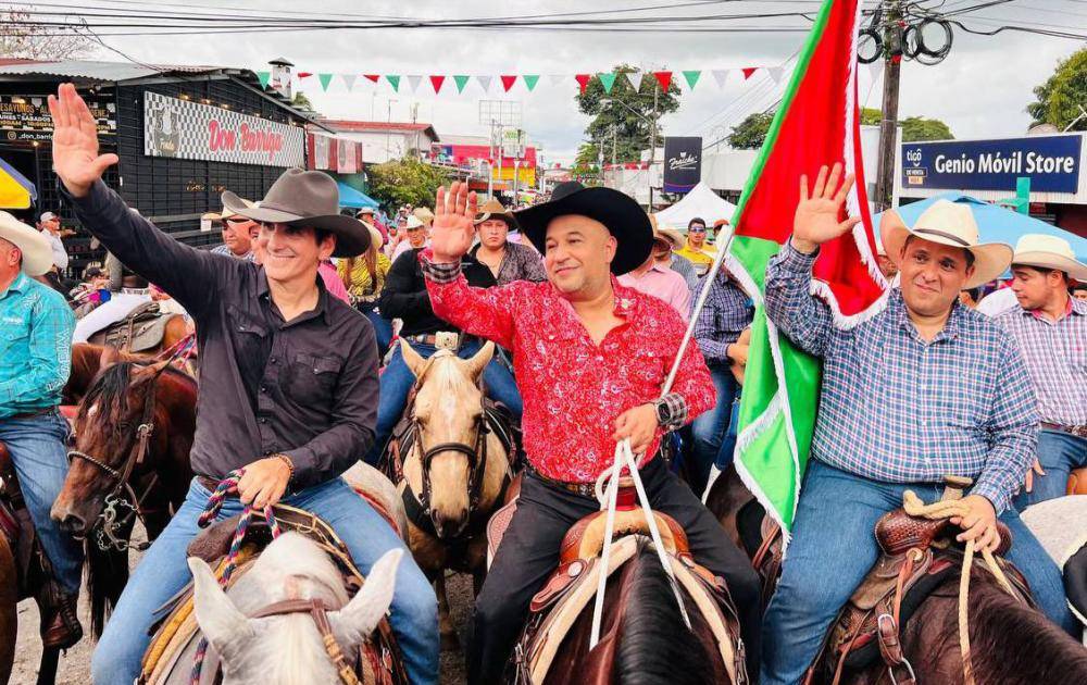 Roux celebra los 160 años de fundación de Bugaba