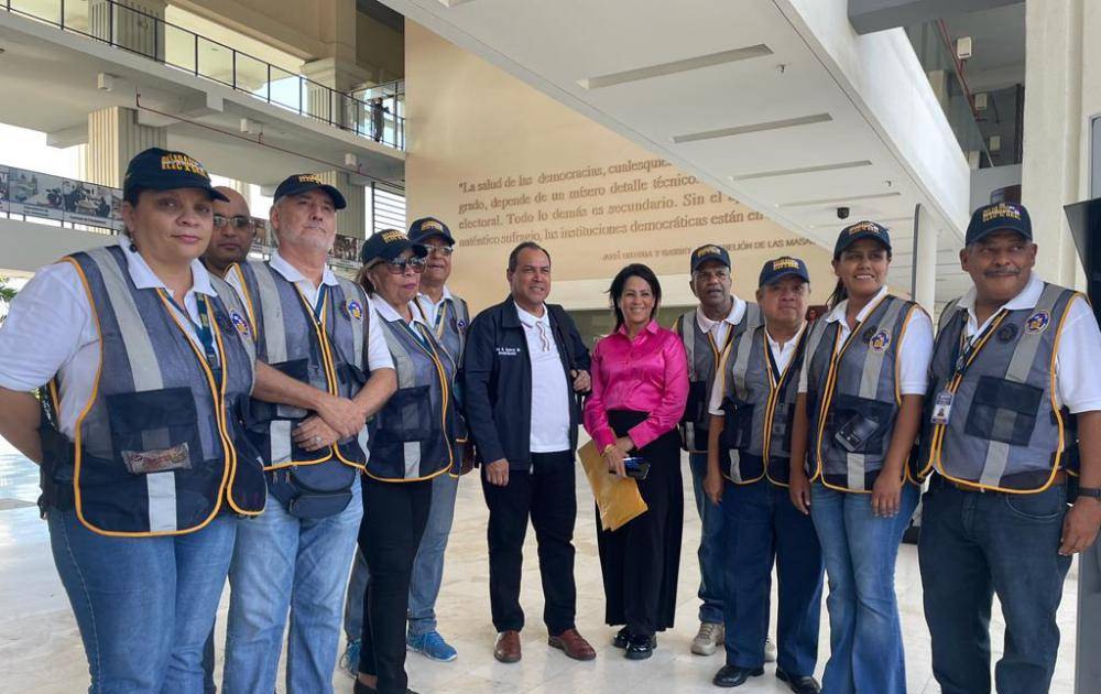 Instalación y entrega del acta para la primaria del partido Realizando ...