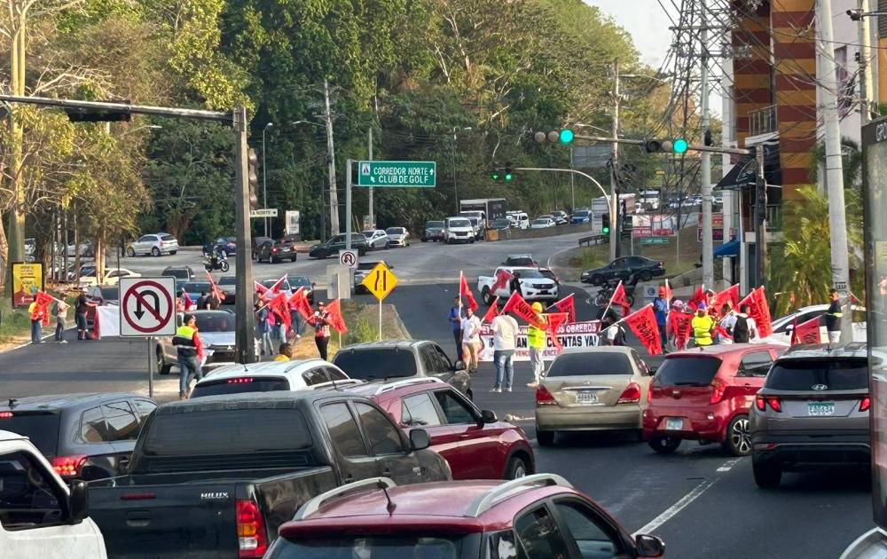 Suntracs intensifica sus protestas con cierres de calle