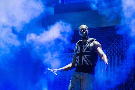 Stormzy hace historia en Glastonbury, su intérprete para sordos también