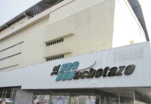 El Machetazo es el primer "hipermercado" de la región