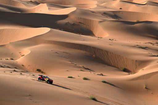 Al-Attiyah, en coches, y Quintanilla, en motos, ganan la quinta etapa del Dakar