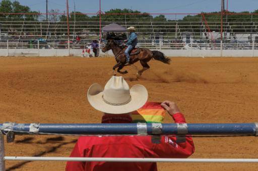 En un rodeo gay de Texas, los vaqueros le ponen el lazo a la intolerancia