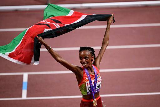 La keniana Beatrice Chebet logra en los 10.000 m su primer oro mundial