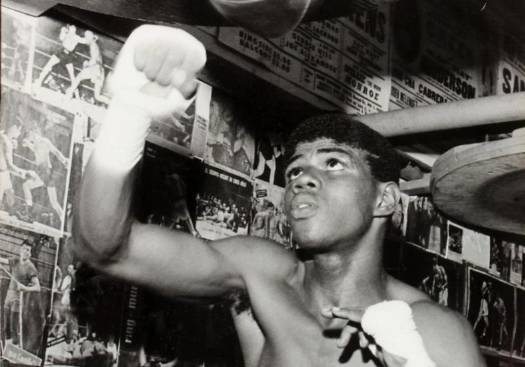 Muere el excampeón de boxeo Enrique ‘Maravilla’ Pinder