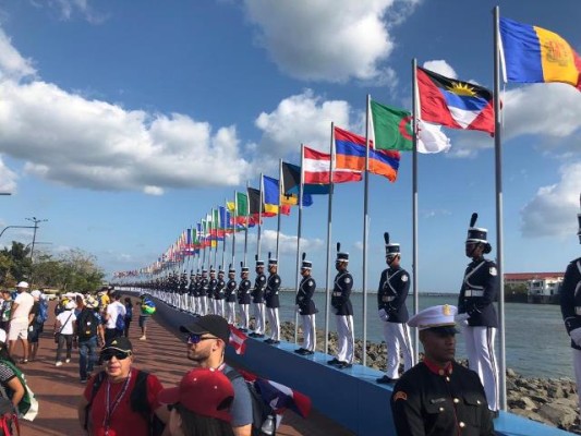 Inaugura el Paseo de las Naciones en la Cinta Costera 3