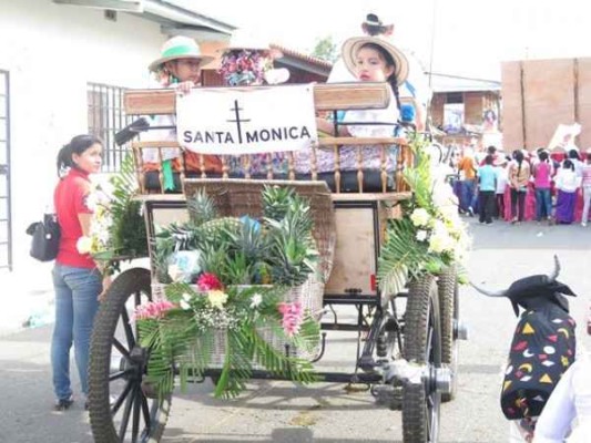 Resaltan tradiciones del distrito en Festival del Toro Guapo