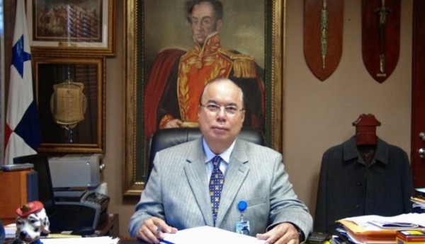 Presidente designa a Enrique Lau Cortés como nuevo director de la CSS