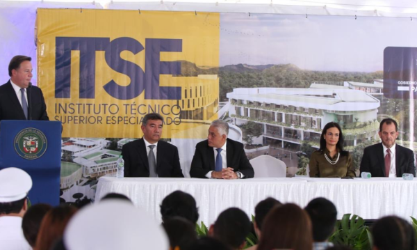 Gobierno inaugura Escuela de Negocios del ITSE