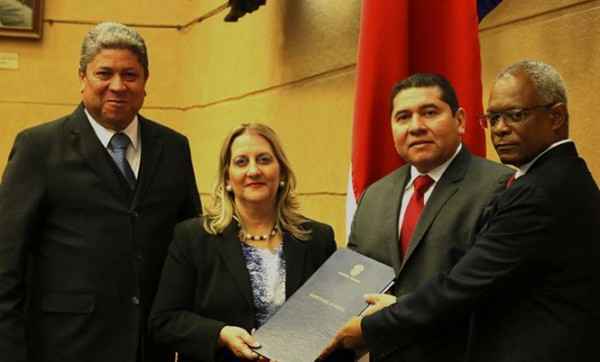 Ángela Russo y Cecilio Cedalise formalmente magistrados de la CSJ