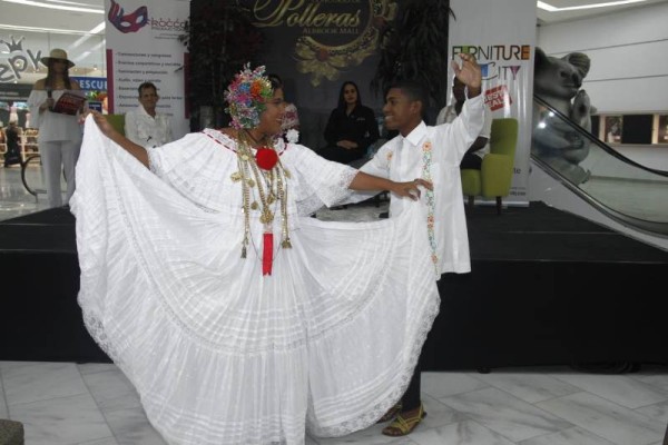 Organizan el primer “Concurso de Pollera, Medalla Albrook Mall”