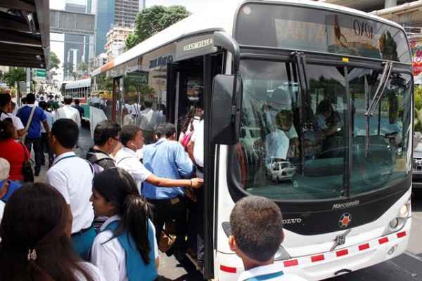 Empresa First transit entra por compra directa y empieza en 2016