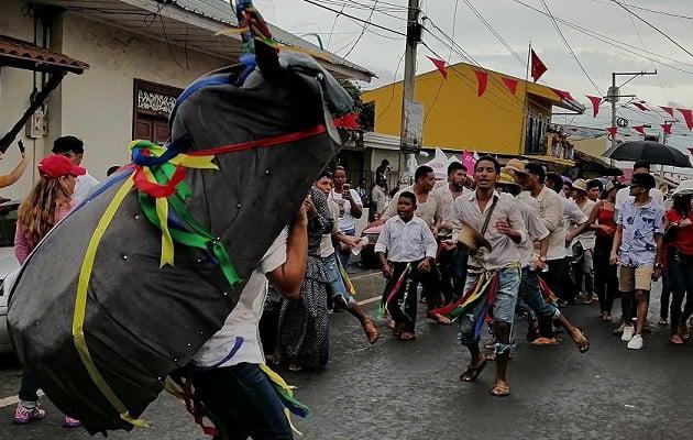 EDITORIAL : El torito guapo