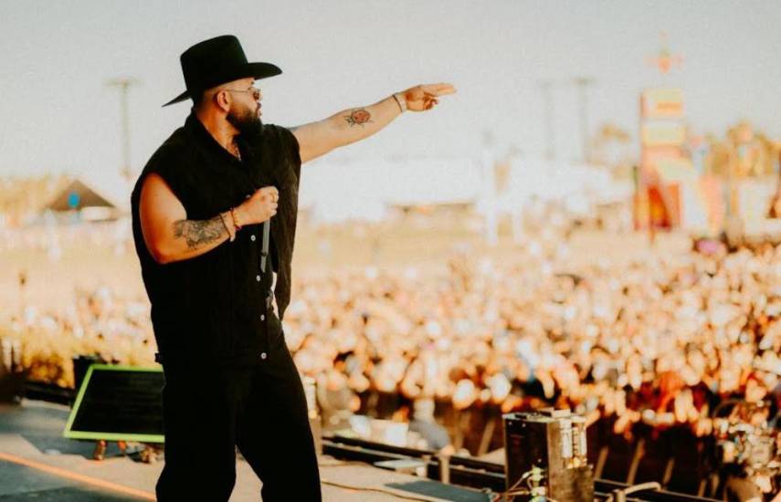 Carin León anuncia su “Boca Chueca Tour 2024” por EE.UU, Europa y Canadá