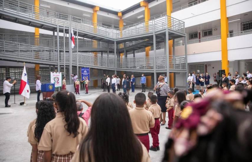 Presidente inaugura nuevas instalaciones de la escuela República de ...