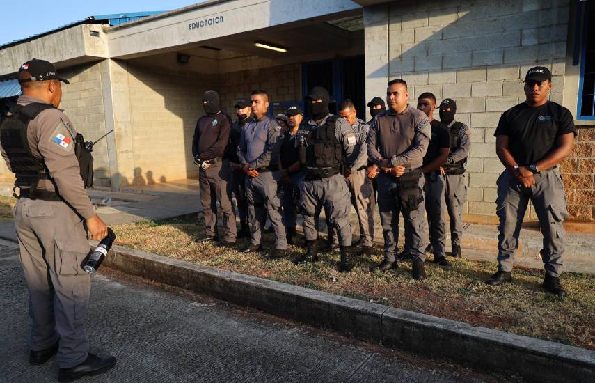 Custodios se capacitan en protocolo de requisas en la Academia de ...