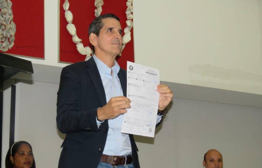 Proclaman a Rómulo Roux como candidato presidencial por el CD