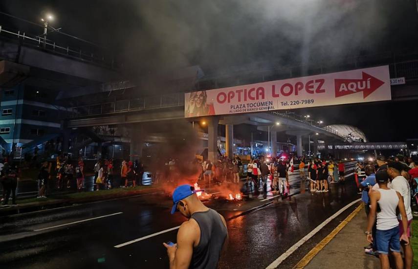 Mujer impactada de bala en medio de protestas se encuentra estable ...