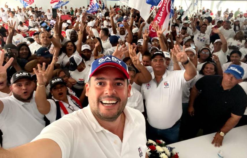Carrizo visita Vista Alegre y Juan Demóstenes Arosemena en Panamá Oeste