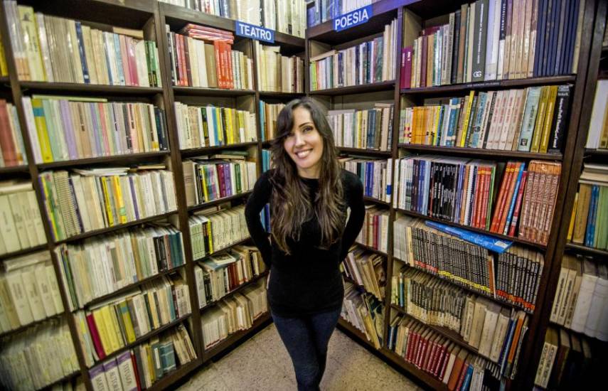 Cheri Lewis G. expande su universo literario
