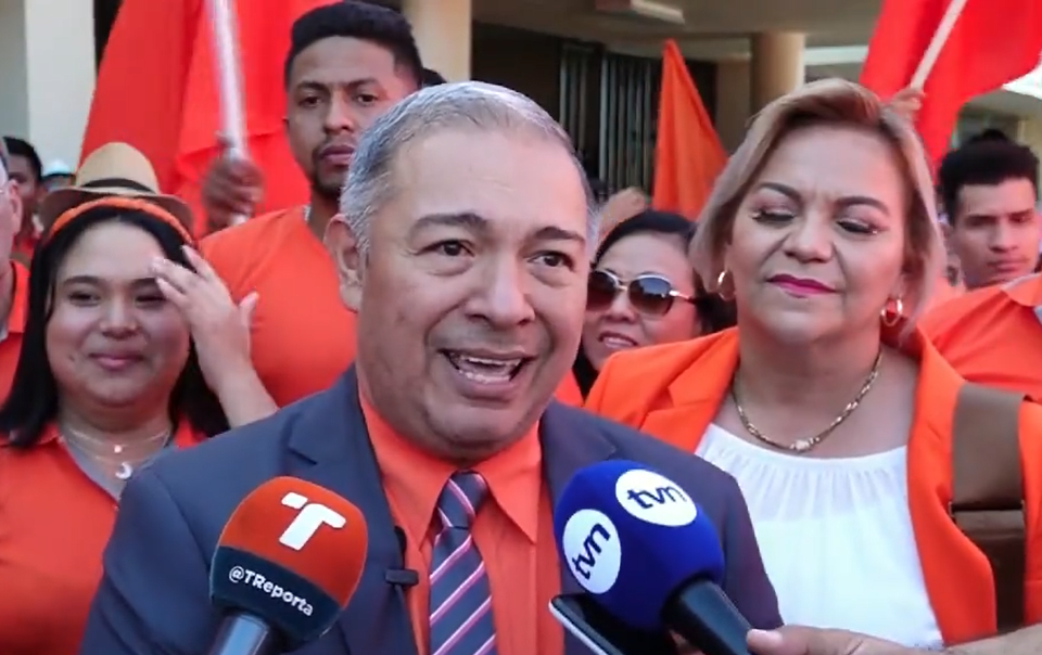 Samudio oficializa sus aspiraciones para ocupar la rectoría de la Unachi