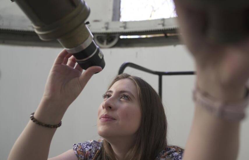 Teresa Paneque, la astrónoma chilena que mediante la ficción atrae a ...